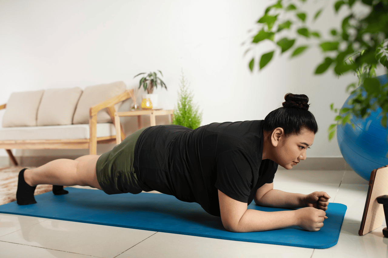 Tips Plank untuk Pemula dengan Benar, Efektif & Aman!